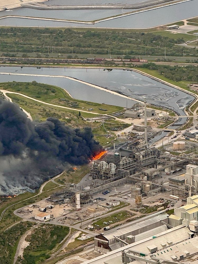 Hillsborough County Fire Rescue battles 3-alarm fire at Mosaic in ...