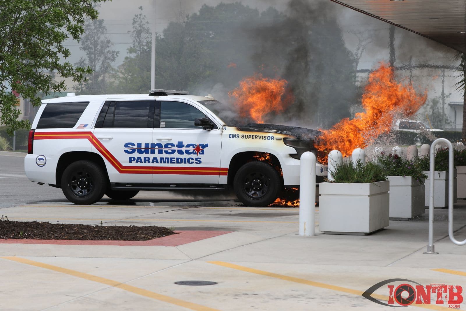 Fire Consumes Vehicle of Sunstar Paramedics EMS Supervisor in Largo - IONTB